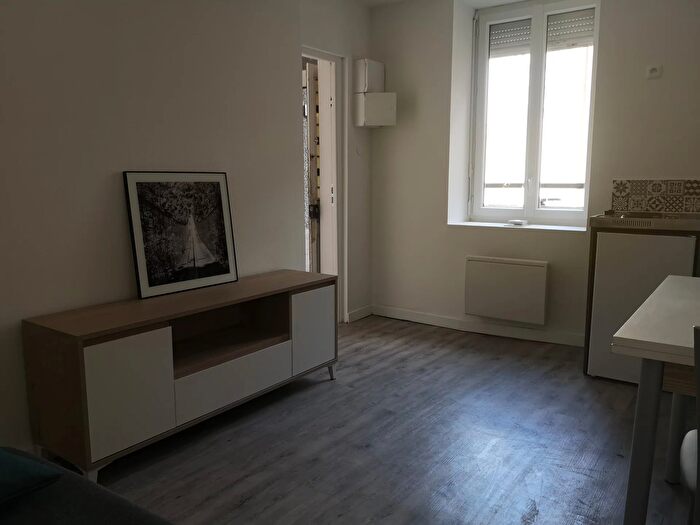 Limoges, Centre-ville, Hôtel de Ville, Emailleurs : Appartement 1 pièce à louer
