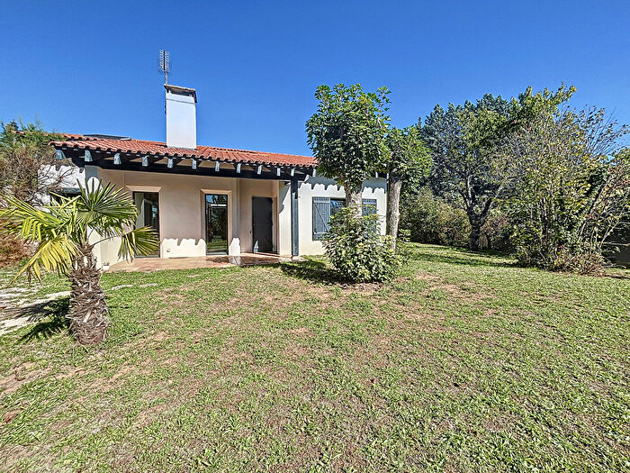 Maisons à vendre et appartements à louer - 1