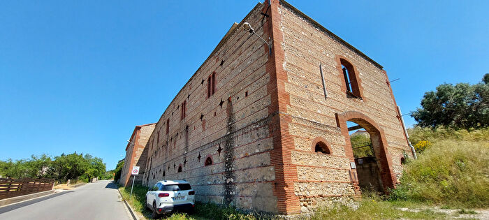Banyuls-dels-Aspres : Maison 15 pièces à vendre