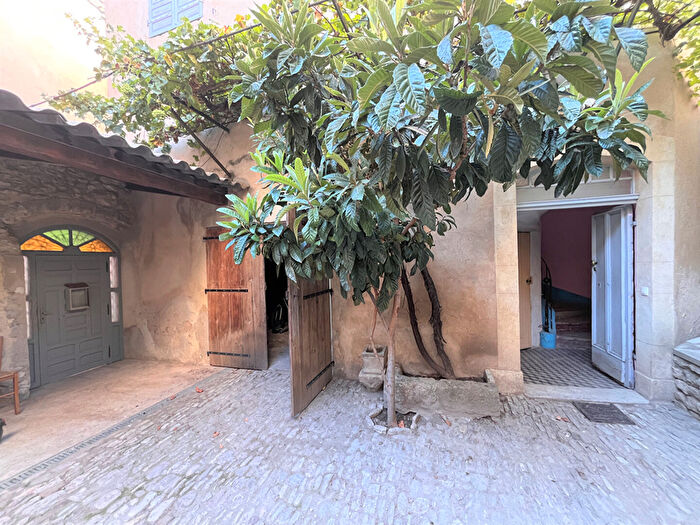 Maison à vendre - Apt - 12 pièces - 8 chambres