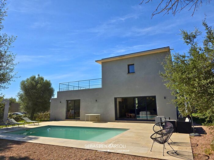 Maison 5 pièces à Porto-Vecchio, à vendre