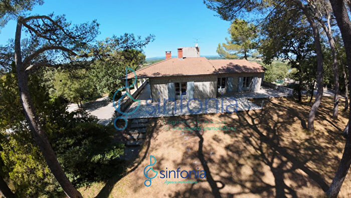 Maison à vendre - Sainte-Anastasie - 7 pièces - 5 chambres