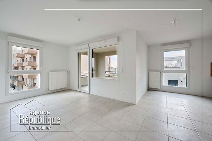 Appartement à louer - Dijon, Bourroches - 4 pièces - 3 chambres