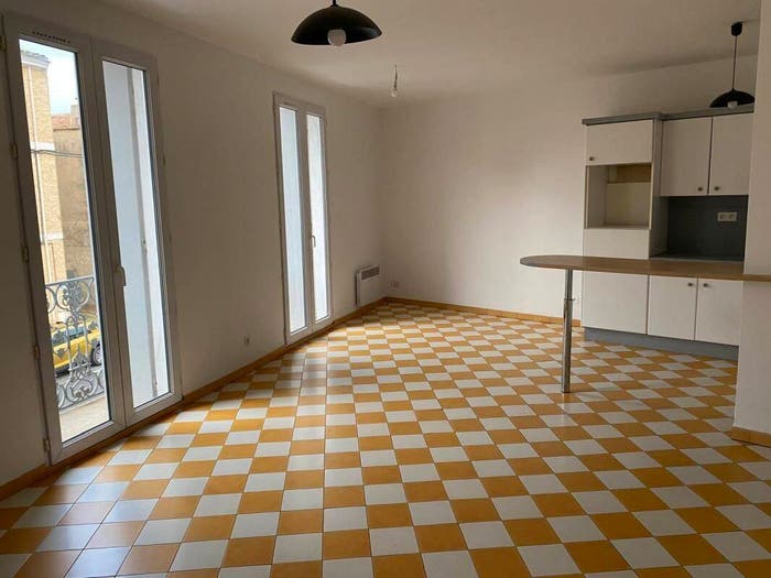 Couronne Periurbaine, Mèze : Appartement 3 pièces à louer