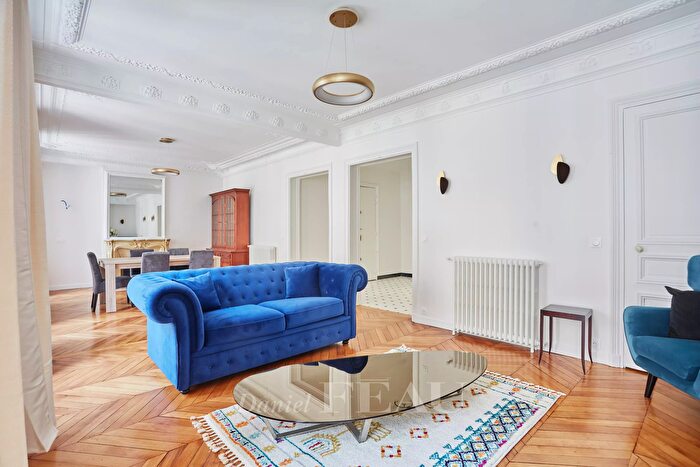 Appartement 4 pièces à louer à Paris 16ème, Chaillot
