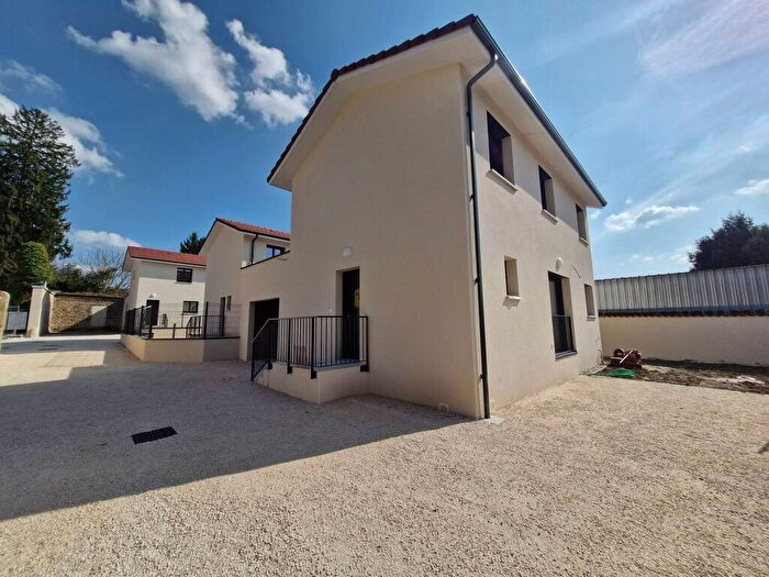 Maison à louer - Ruy-Montceau - 5 pièces - 4 chambres