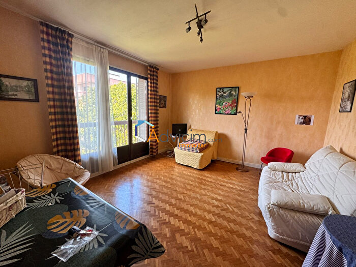 Orléans, La Madeleine, Saint-Laurent : Appartement 1 pièce à louer