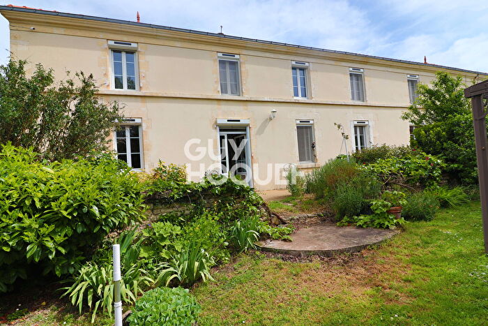 Maison à vendre - Puyrolland - 8 pièces - 5 chambres