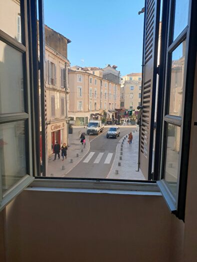 Appartement à louer - Nîmes, Ecusson, Arènes - 2 pièces - 1 chambre
