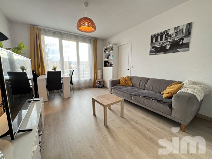 Appartement à vendre - Chelles, Centre-ville, Gare, Abbesses - 3 pièces - 2 chambres