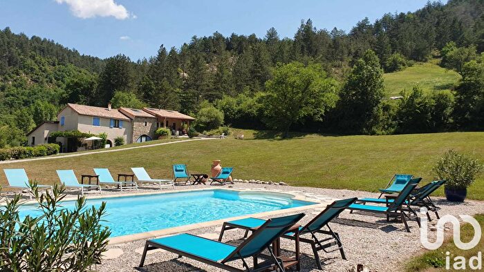 Maison à vendre - Beaumont-en-Diois - 15 pièces - 11 chambres