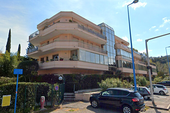 Mandelieu-la-Napoule, Minelle : Appartement 3 pièces à louer