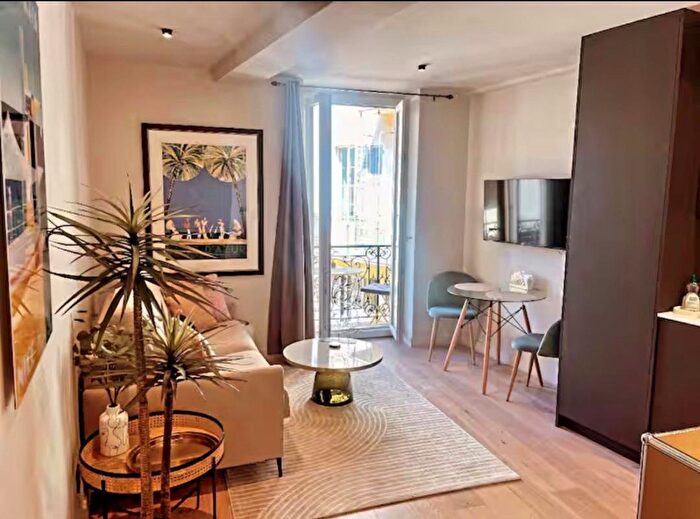 Appartement 2 pièces à Nice, Centre-ville, à vendre