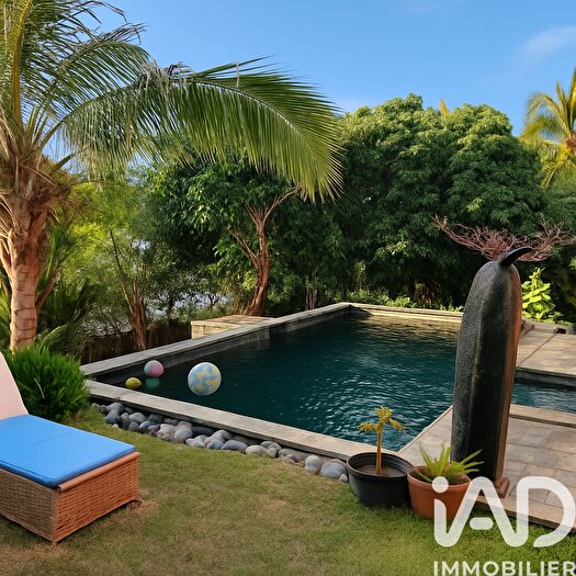 Maison à vendre - Saint-Paul, Bois de Nèfles - 8 pièces - 5 chambres