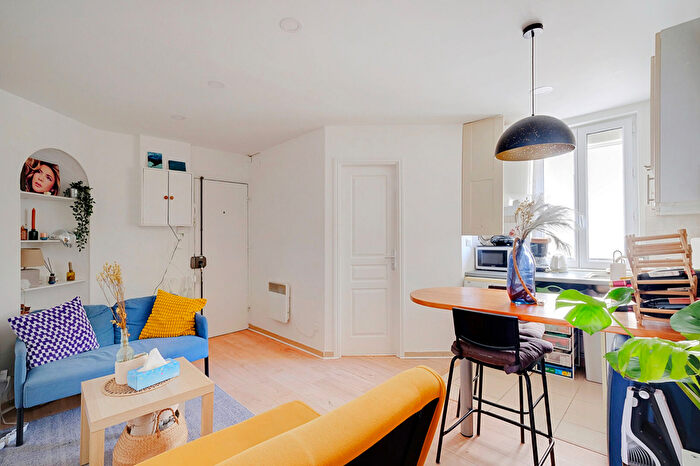 Appartement à vendre - Paris e , Barbès, Château Rouge - 2 pièces - 1 chambre