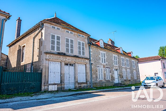 Maison 12 pièces à vendre à Dienville