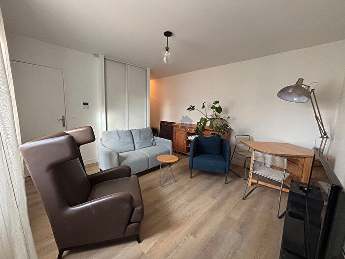 Appartement à louer - Neuilly-Plaisance, Eglise, Gare - 2 pièces - 1 chambre