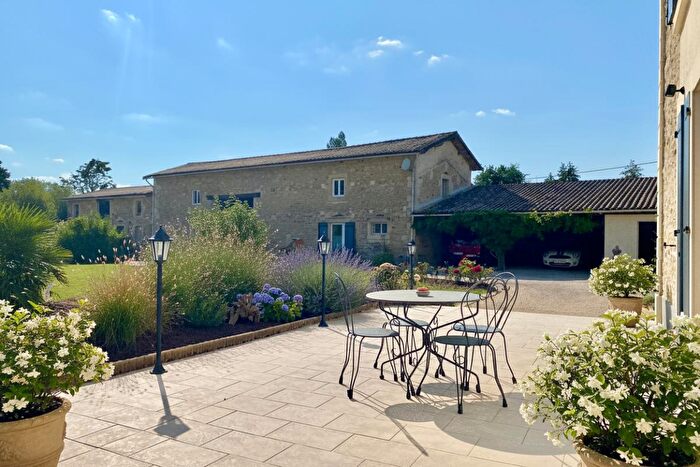 Maison à vendre - Saint-Maixent-lécole - 6 pièces - 4 chambres