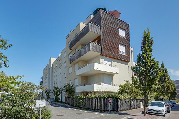 Appartement à louer - Hoenheim - 2 pièces - 1 chambre