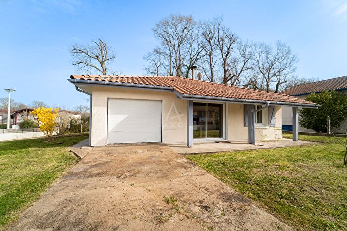 Maison à vendre - Saint-Pierre-du-Mont - 5 pièces - 3 chambres