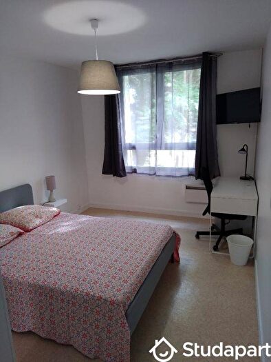 Appartement à louer - Le Burck, Mérignac - 1 pièce - 3 chambres
