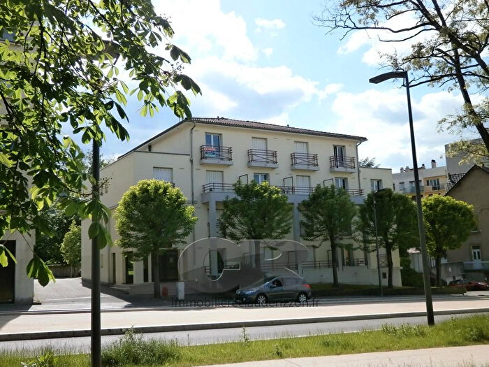 Mey : Appartement 1 pièce à louer