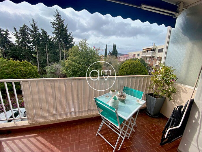 Appartement à vendre - Hyères, Gare, Godillot - 3 pièces - 2 chambres