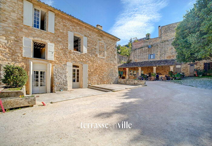 Maison à vendre - Oppède - 8 pièces - 7 chambres