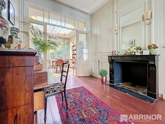 Maison 8 pièces à Lille, Wazemmes, à vendre
