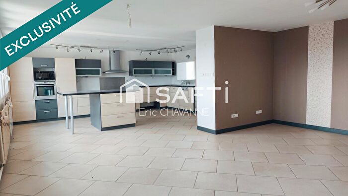 Appartement à vendre - Beaucourt - 5 pièces - 3 chambres