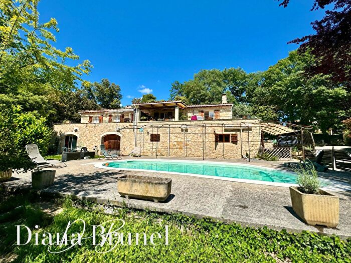 Maison à vendre - La Tour-dAigues - 8 pièces - 5 chambres