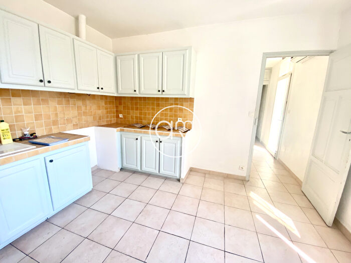 Appartement à louer - Hyères, Pyanet - 2 pièces - 1 chambre