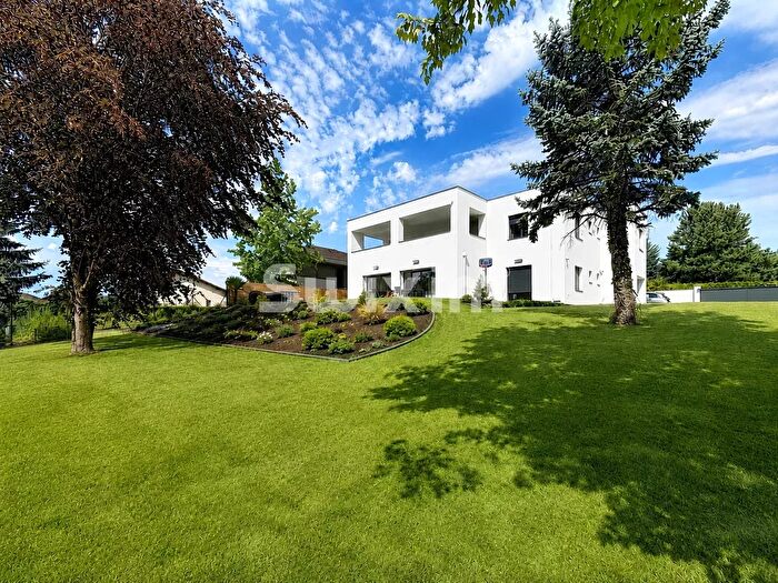 Prévessin-Moëns : Maison 8 pièces à vendre