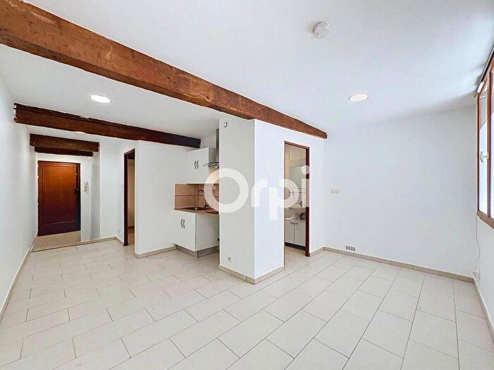 Centre Ville, Perpignan : Appartement 2 pièces à louer