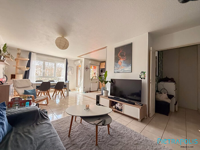 Appartement à vendre - Saint-Fons, Centre-ville, Chassagnon - 4 pièces - 3 chambres