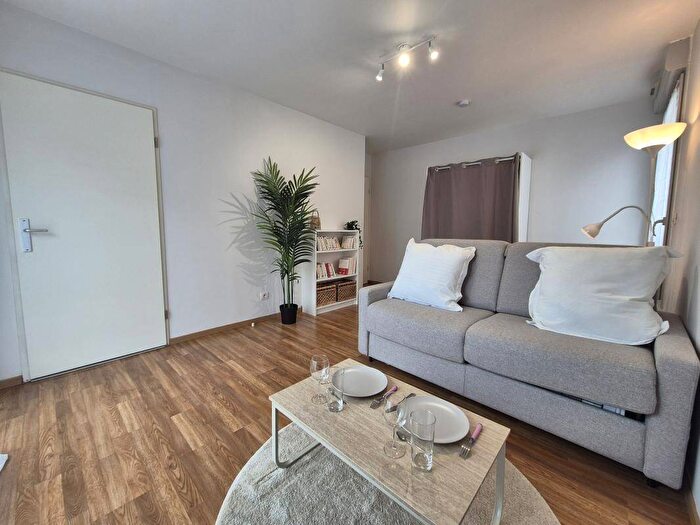 Appartement à louer - Clairmarais-Charles Arnould, Reims - 1 pièce