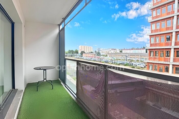Appartement à vendre - Quartiers Centre, Saint-Hélier, Gare - 4 pièces - 3 chambres