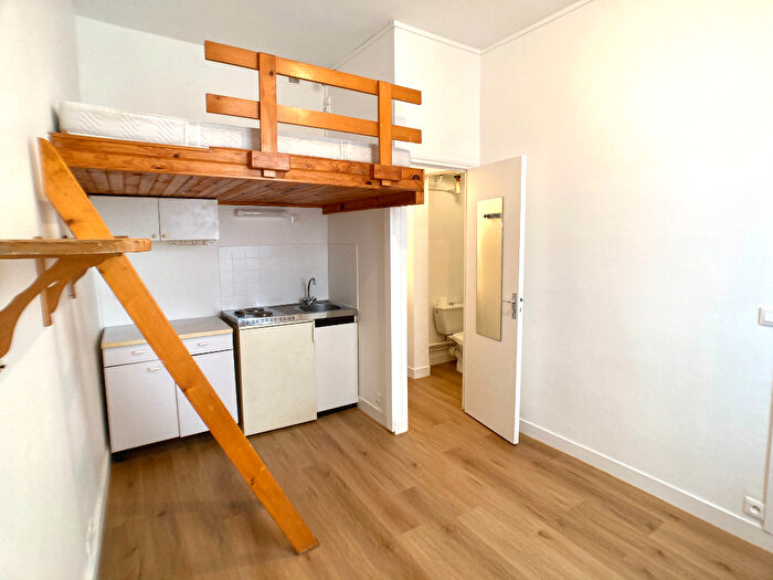 Appartement à louer - Versailles, Saint-Louis - 1 pièce