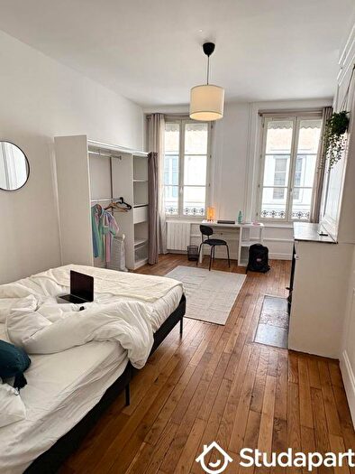 Appartement à louer - Pentes de la croix-rousse, Lyon er arrondissement - 1 pièce - 2 chambres