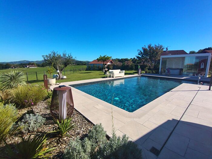 Maison à vendre - Larressore - 7 pièces - 6 chambres