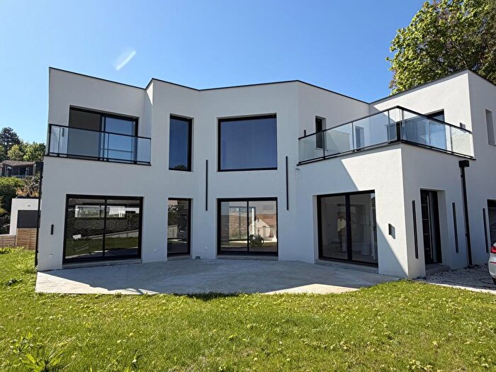 Maison à vendre - Chamalières, Royat - 5 pièces - 3 chambres