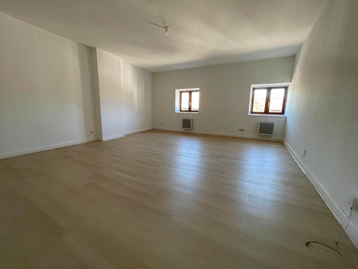 Crêches-sur-Saône : Appartement 1 pièce à louer