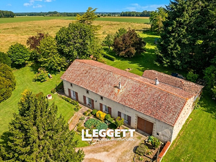 Maison à vendre - Limalonges - 5 pièces - 3 chambres