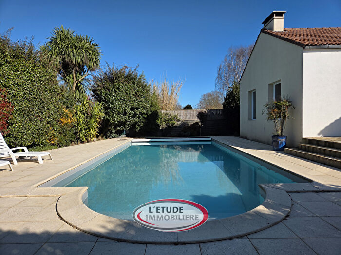 Maison à vendre - Saint-Hilaire-de-Chaléons - 8 pièces - 5 chambres