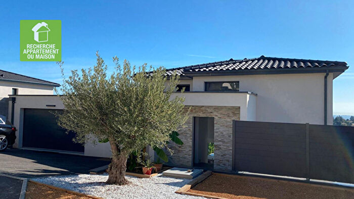 Maison à vendre - Pollionnay - 7 pièces - 5 chambres