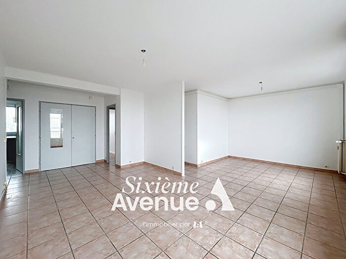 Appartement à louer - Décines-Charpieu, Le Prainet - 4 pièces - 2 chambres