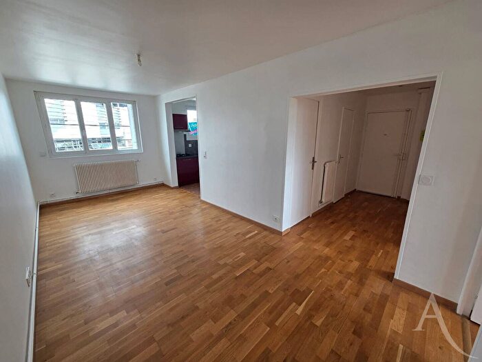 Appartement à louer - Les Grands Champs-Les Chevaliers, Châteauroux - 3 pièces - 2 chambres