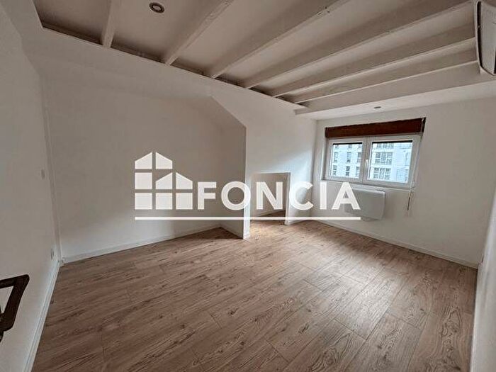 Appartement à louer - Italie-Jacotot, Aix-les-Bains - 4 pièces - 3 chambres