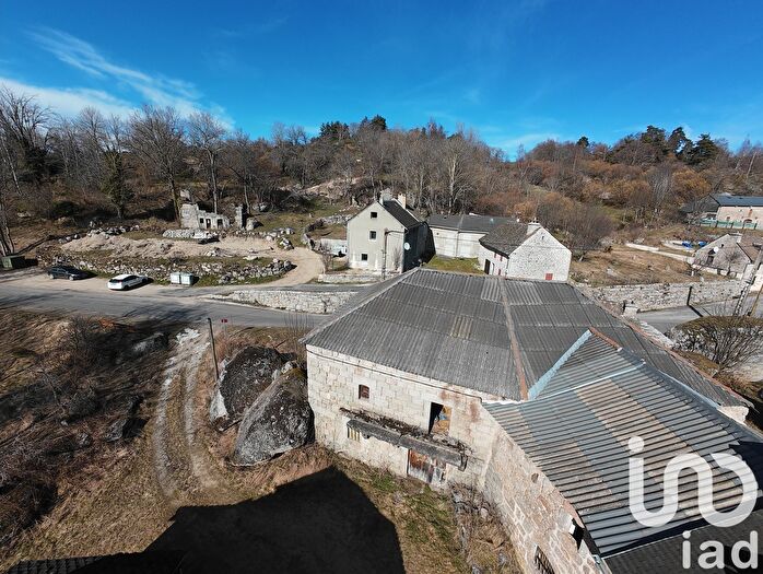 Maison à vendre - Les Laubies - 2 pièces - 1 chambre