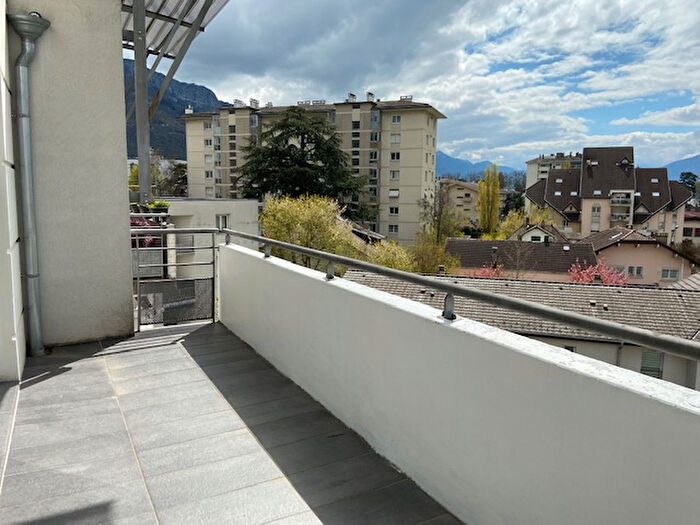 Appartement à louer - Annecy, Parmelan, Albigny - 4 pièces - 3 chambres